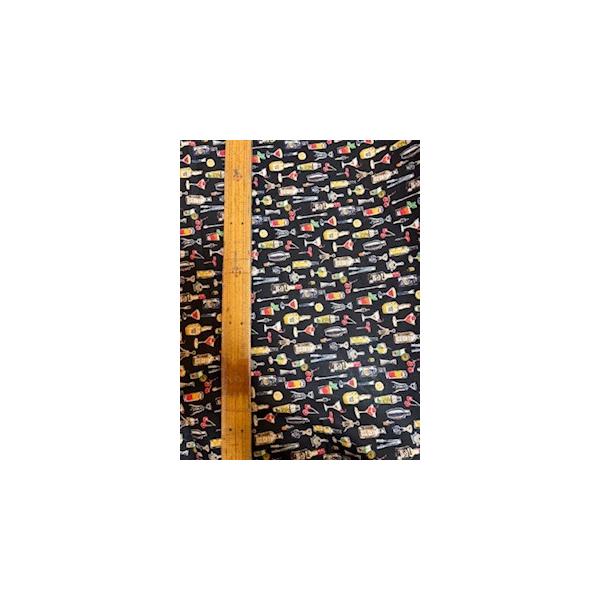 【発売日：2026年02月02日】商品名：綿ローンプリント 黒地生地幅：108cm※【販売価格は１mの値段です。】数量１で1mになります。※生地の色味をなるべく近づけておりますが、お客様のご覧になる携帯、パソコン等、ブルーライトカット等によ...