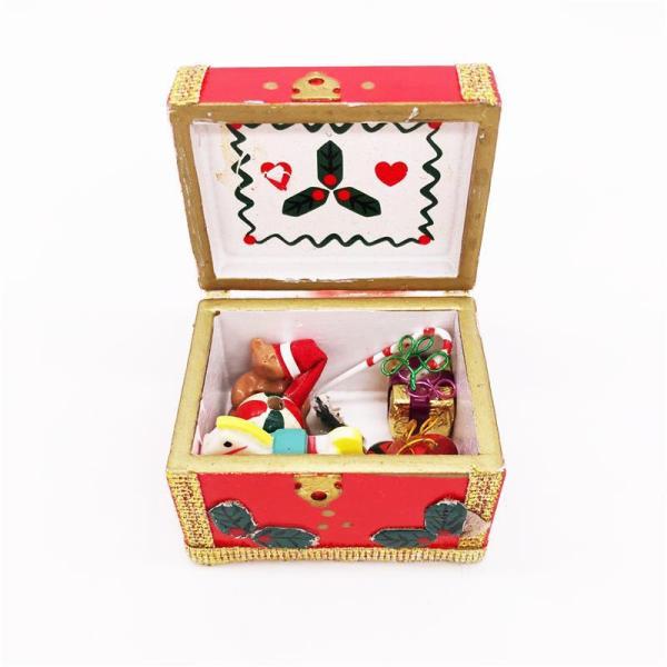 ※お急ぎの場合は、ご注文時に※※＜宅配便＞をご選択ください（有料）※ミニチュア雑貨 おもちゃ箱　シルバニアの家具の実寸とほぼ同じスケール感ですのでシルバニアにもお使い頂けそうです※小物・家具は付属しておりません。素　材：木 樹脂カラー：サイ...