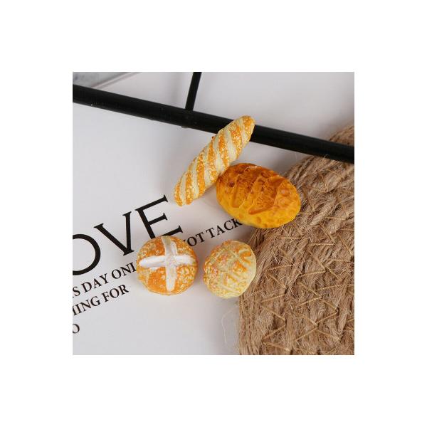 ※お急ぎの場合は、ご注文時に※※＜宅配便＞をご選択ください（有料）※ミニチュア雑貨 フランスパン4個セット　シルバニアの家具の実寸とほぼ同じスケール感ですのでシルバニアにもお使い頂けそうです※小物・家具は付属しておりません。素　材：樹脂カラ...