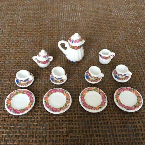 ※お急ぎの場合は、ご注文時に※※＜宅配便＞をご選択ください（有料）※ミニチュア雑貨 フラワーティーセット　素　材：磁器カラー：ホワイトサイズ：ソーサー　直径25mm　小皿 直径13ｍｍ　　　　　カップ 高さ 9mm ティーポット 高さ 35...