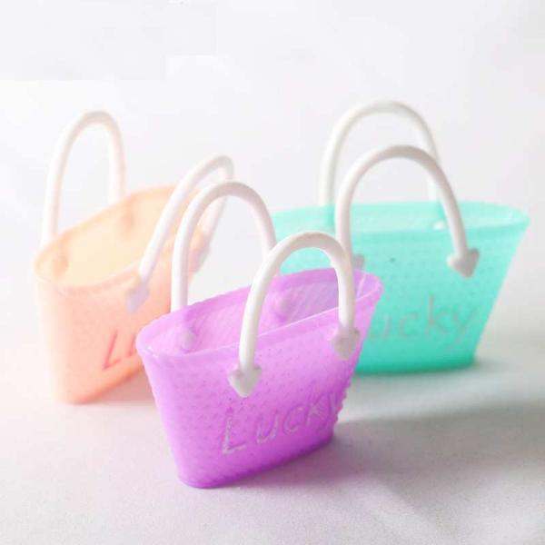 ※お急ぎの場合は、ご注文時に※※＜宅配便＞をご選択ください（有料）※ミニチュア雑貨 トートバッグ　シルバニアの家具の実寸とほぼ同じスケール感ですのでシルバニアにもお使い頂けそうです※小物・家具は付属しておりません。素　材：PVCカラー：パー...