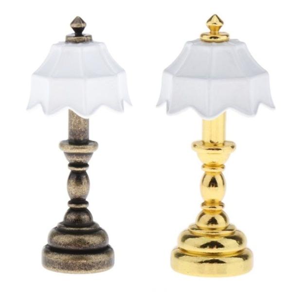 ※お急ぎの場合は、ご注文時に※※＜宅配便＞をご選択ください（有料）※ミニチュア雑貨　テーブルランプ　2タイプドールハウスのパーツカスタマイズしてはいかがですか素　材：合金　プラスチックタイプ：タイプサイズ：高さ　約4cm生産地：中国