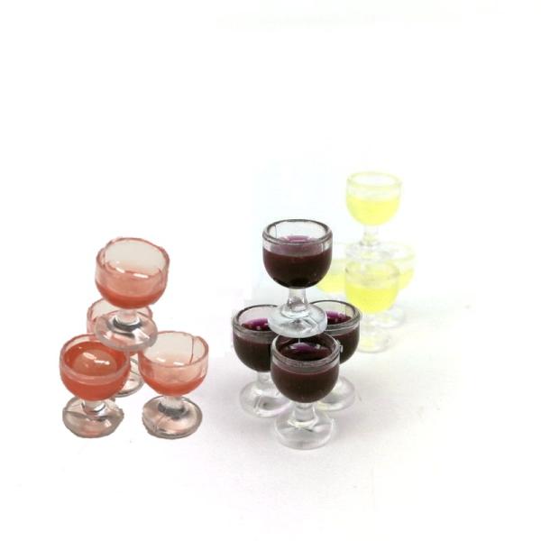 ※お急ぎの場合は、ご注文時に※※＜宅配便＞をご選択ください（有料）※ミニチュア雑貨 ワイングラス４個セットお好みのドールハウスのカスタマイズに※撮影用小物は付属しません素　材：プラスチックカラー：３タイプサイズ：約15×10mm生産地：中国