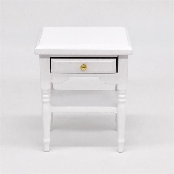 ※お急ぎの場合は、ご注文時に※※＜宅配便＞をご選択ください（有料）※2色展開　ミニチュア雑貨 ベッドサイドテーブル素　材：木カラー：ホワイトサイズ：約53mm×41mm×66mm生産地：中国