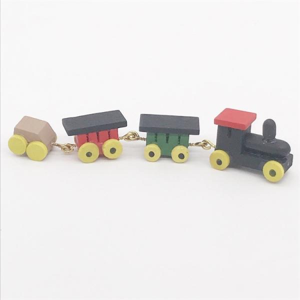 ※お急ぎの場合は、ご注文時に※※＜宅配便＞をご選択ください（有料）※ミニチュア雑貨 木のおもちゃシルバニアの家具の実寸とほぼ同じスケール感ですのでシルバニアにもお使い頂けそうです素材：木サイズ：全長 約97mm×高さ 約18mm×幅 約11...