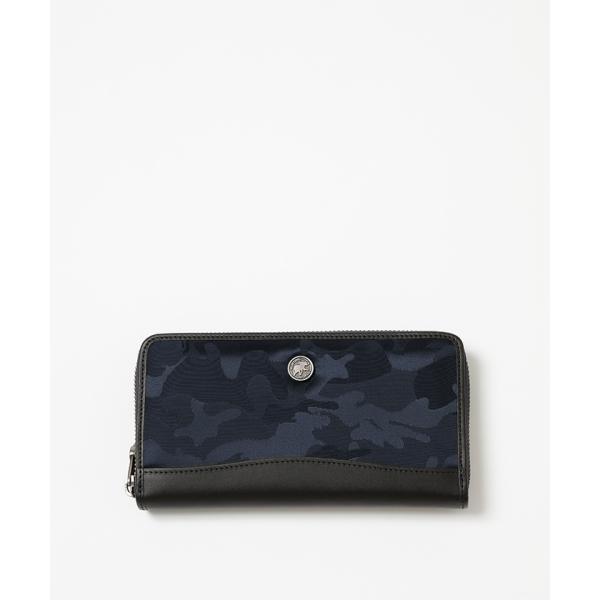 イタリア・リモンタ社の艶やかな光沢が魅力の高品質ナイロンを使用した、ラウンドファスナー型のロングウォレット。ブランドアイコンの仔象が溶け込んだオリジナルのカモフラージュ柄がポイント。ラウンドファスナー仕様は大きく開くため、視認性が高く、多め...
