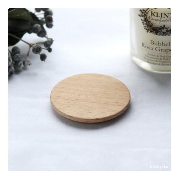 灯をともしていない時も清潔に。マッサージキャンドル用フタ＆コースタークリンタのマッサージキャンドル用の木製のフタです。火を灯して使用していない時にフタをして、キャンドルを新鮮で清潔に保ちます。コースターとして使用することもできます。[商品詳...