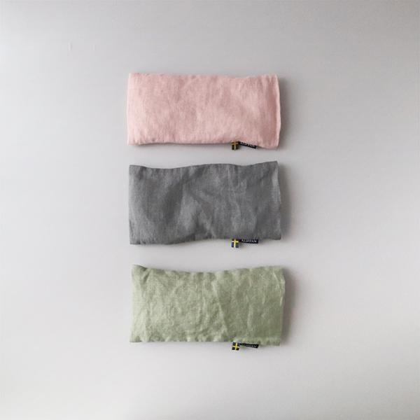 自然の力で目の疲れをやわらげる、麦のアイピロー。スウェーデンの伝統的な自然療法をもとに作られた、麦のアイピローです。リネンのファブリックカバーに、有機栽培の小麦とラベンダーが詰まったパックが入っています。電子レンジで温めて温感パックとして、...