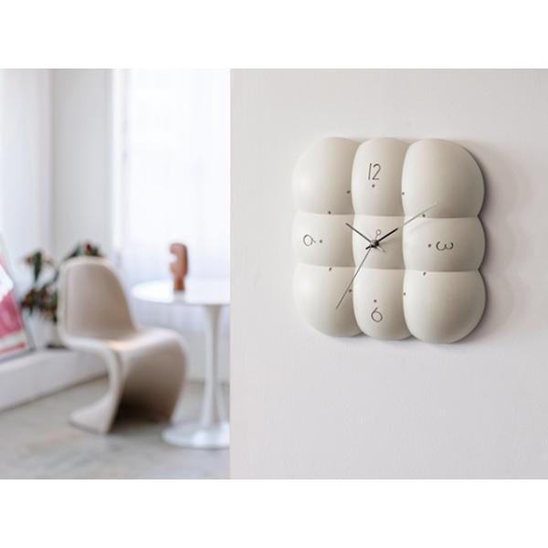 [特徴]CL-4426 Muffy ムフィ は、雲のようなモコモコのフォルムのモダンアートのような壁掛け時計。デバイスは、コチコチ音がする壁掛け時計です。[テイスト] 北欧モダン, アンティーク、モダン, ミッドセンチュリー[商品詳細 / ...