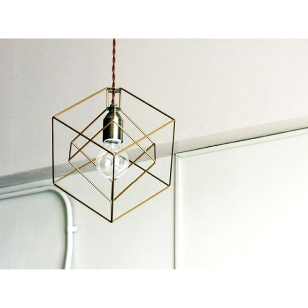 [特徴]照明器具 おしゃれなペンダントライト フレームデザイン LT-1091[商品情報]LT-1093 Bleis[L](ブレイスL) は、立体になったフレームセードが、アクセントのインテリア照明。[商品詳細 / 仕様]種類 : Pend...