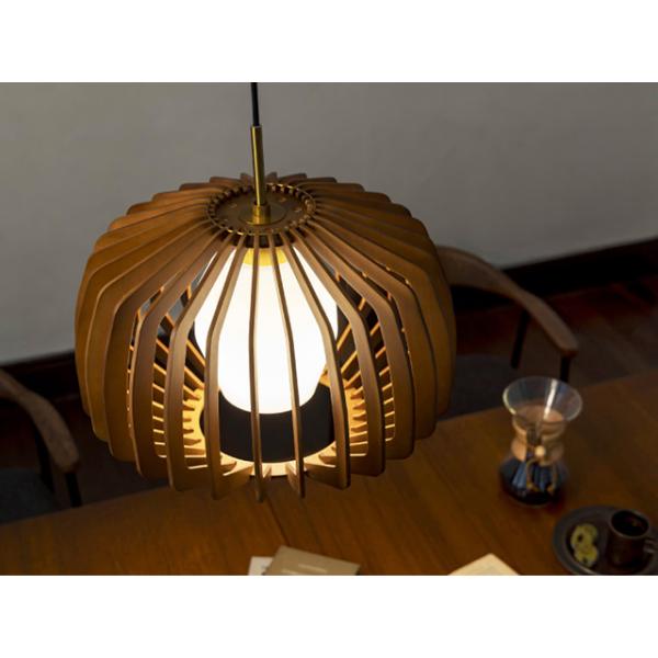 [特徴]1灯 オシャレな照明 北欧デザイン ペンダントライトLT-4369 LT-4370[商品情報]LT-4369 Cebolla セボラ は、合計30枚ものプライウッドを格子のように並べたユニークなセードのペンダントライト。[商品詳細 ...