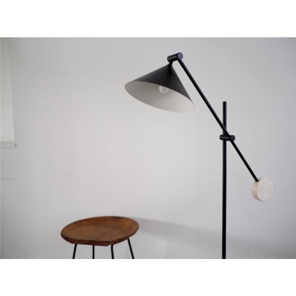 [特徴]1灯 オシャレな照明 北欧デザイン フロアーライト LT-4414 LT-4415[商品情報]LT-4453 Turo トゥロー  は、水飲み鳥のようなバランスを感じさせるフロアーライト。アームは回転できるので垂直にすることでアッパ...