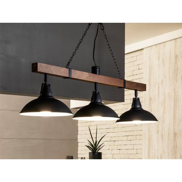 [特徴]３灯 バー付き照明 北欧モダン[商品情報]LT-8257 VARASTO(ヴァラスト)は、スチール製のセードを3つ並べてその上に木の支柱を走らせた北欧テイストのデザインのペンダントライト。[商品詳細 / 仕様]種類 : Pendan...