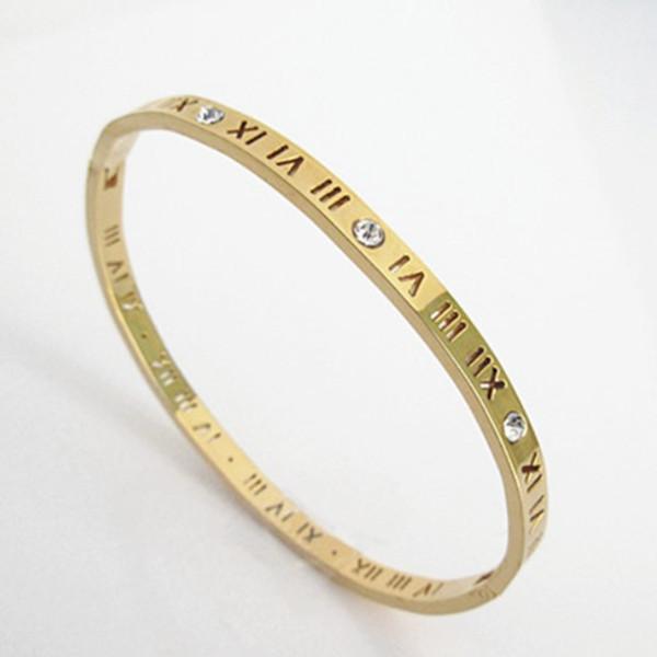 【発売日：2021年11月29日】●金属素材：ステンレス。●カラー ：18Kゴルードコーティング 。●ストーン素材：キュービックジルコニア。●腕回り約17cm。●重さ：9g。