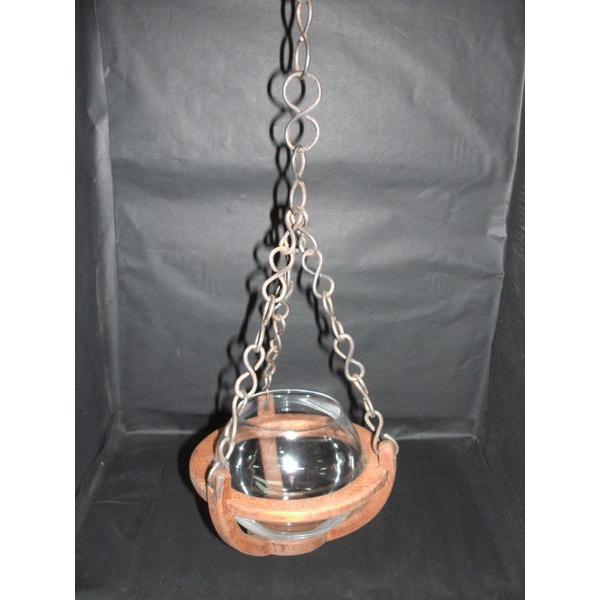 花をたくさん生けたい時に使う花生け。溢れる様に花をいっぱい飾りたい時があるはず。空間に吊り下げて部屋を演出しましょう。材料：チークサイズ：１８ｃｍｘ１８ｃｍｘ５３ｃｍ　　　　（ガラス製花器付き）　　「木匠」　溝端　隆　作