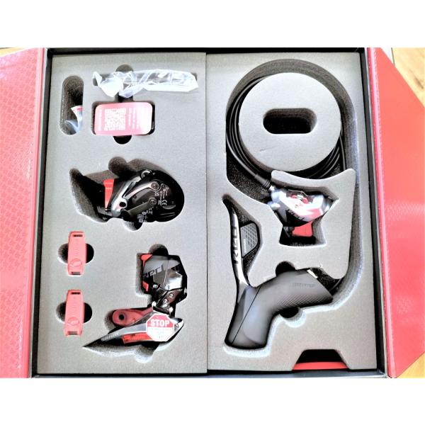 スラム SRAM Red eTap 2X HRD Groupset Centerlock Flat Mount クランクセットなしシフター/ブレーキ/ディレイラー/バッテリー/ローターリアディレイラーはMAX33T対応■セット内容Red e...