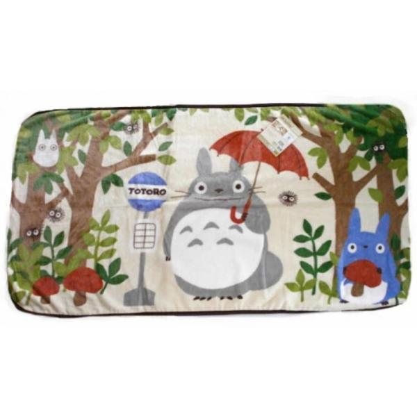 いつも変わらぬ可愛さと人気でみんなに愛されているトトロのベビー毛布です。トトロの大胆で可愛い絵柄は珍しいので好評をいただいております。これからの季節にベビーブランケットは色んな場面で大活躍いたします。サイズが珍しいロングサイズにて仕上げてい...