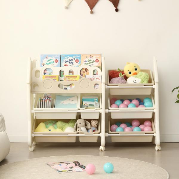 【商品仕様】素材：HDPE（高密度ポリエチレン）サイズ：幅95cm × 奥行44cm × 高さ80cm重量：約7kgキャスター：ストッパー付き静音タイプ 対象年齢：3歳〜【大容量×分類収納でスッキリ】絵本もおもちゃもまとめて収納！段ごとに分...
