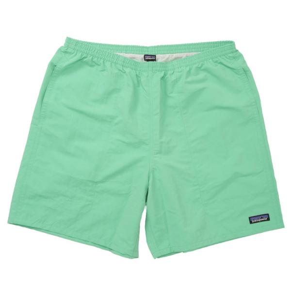 パタゴニアは、1973年にアメリカで創業されたアウトドアブランドです。登山用品から始まり、環境に配慮した高品質な製品が特徴です。フリースやダウンジャケットなど、機能性とデザイン性を兼ね備えたアイテムが人気です。パタゴニアの定番「バギーズ・ロ...