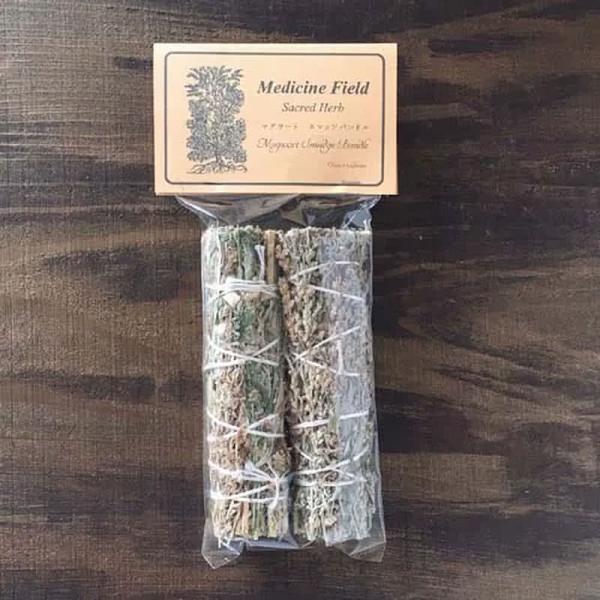 マグワート スマッジバンドルの2本セット！■商品仕様●サイズ(1本)：長さ約13cm x 幅約3〜3.5cm●輸入販売元 ：Medicine Field◎内容：カリフォルニアマグワート（Artemisia douglasiana）は、アメリ...