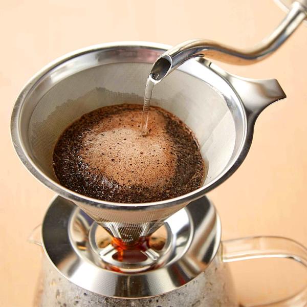 【発売日：2025年03月06日】◎内容：紙フィルター不要でエコ＆経済的！繰り返し使えるステンレス製コーヒーフィルター。ペーパーフィルターが不要で、繰り返しドリップが可能なコーヒーフィルターです。そのままカップにドリップでき、豆本来の味わい...