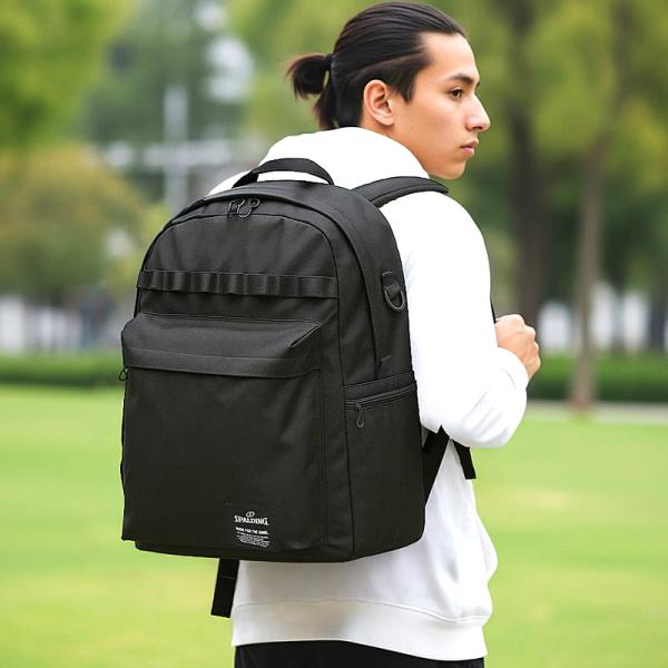 【発売日：2025年06月03日】◎内容：ボールをスマートに収納 オンコートもオフコートもこなす大容量デイパック。コンパクトで大容量、シンプルながらもプレイヤー目線の機能性を両立したボールキャリー デイパック 40が登場。正面のモールストラ...