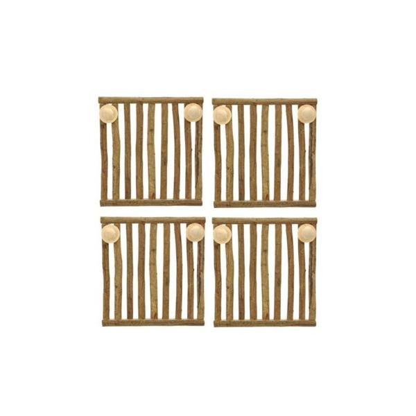 ケージの噛み癖のあるうさぎさんにオススメです。ケージをかむことにより歯の噛み合わせが悪くなり、不正咬合などになるうさぎさんもおります。金属類は使用せず天然木を竹ピンで組み合わせました。かじり過ぎても安心してご使用できます。またかじることによ...