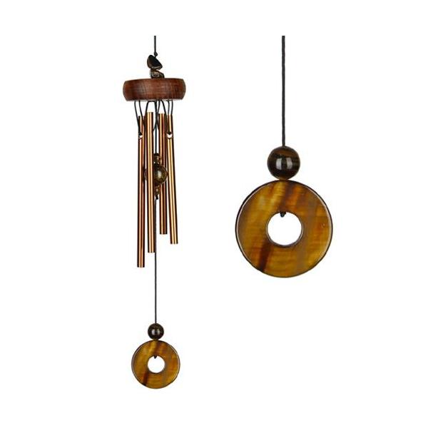 タイガーアイ/アメリカウッドストック社製ウインドチャイム。金運や仕事運を高め、邪悪な力を跳ね返すパワーがあるとして人気のタイガーアイのウインドチャイムです。一つ一つ調律された4本のパイプから爽やかな音色が奏でます。お守りとして玄関やお部屋に...