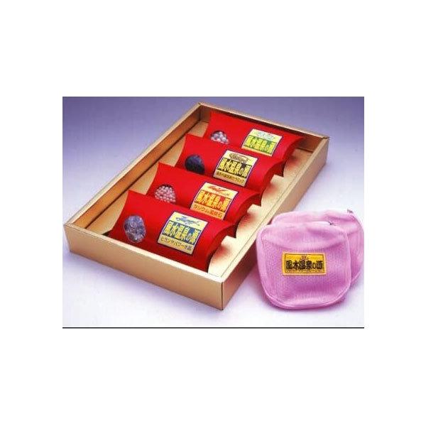 風水温泉の源のマイナスイオンを測定すると、1cm3あたり、2500個以上。一般に出回っているこの手の製品はせいぜい数百個止まりですから、たいへん高い数値です。マイナスイオンンセラミックボールを水に浸すことでからだに良い水ができます。