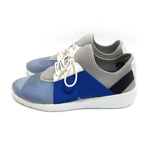 ランニングシューズの様な快適さと、斬新なコンセプト・アッパーデザインを共存させたイタリアンブランド＜フェスーラ＞　こちらは、解放感あるデザインと、コルクソールによる軽さと安定感、そのアッパーの伸縮性で、どんな足型にもマッチする“コンフォート...