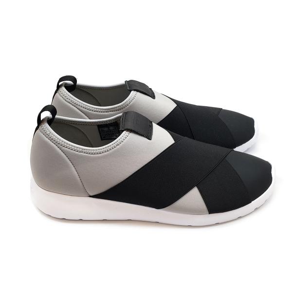 ランニングシューズの様な快適さと、斬新なコンセプト・アッパーデザインを共存させたイタリアンブランド＜フェスーラ＞　こちらは、解放感あるデザインと、コルクソールによる軽さと安定感、そのアッパーの伸縮性で、どんな足型にもマッチする“コンフォート...