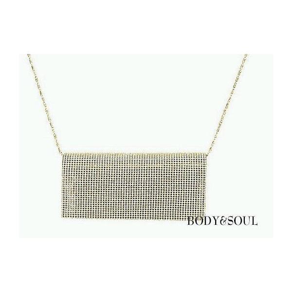 高級感を溢れ出しサテンパーティバッグです。持ち手はクラッチバッグタイプ、斜め掛けできるショルダーバックタイプです。 サイズ ■幅22 cm■高さ10.5cm■マチ4cm 特徴 ■チェーン：約120cm■収納：内ポケット×1ヶ  素材 ■サテン