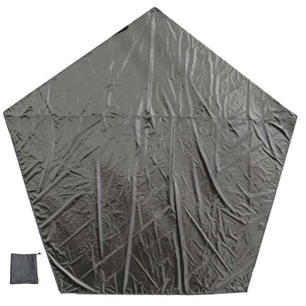 万能 レジャーシートです。１辺 約２２０ｃｍの超大判。待望の黒色仕様です。 フットプリントなど様々な用途に活かせる５角形（ペンタゴン）タイプ。各社５角形テントのグランドシートにも。 テントの底面素材にも使われるPU300Dオックスフォード生...