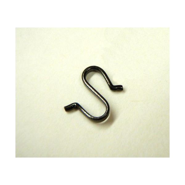 男羽織紐用S(エス)カン　案外失くしやすい物です　1個価格は1個の値段です。予備のために、どうぞ。配送：メール便、使えます