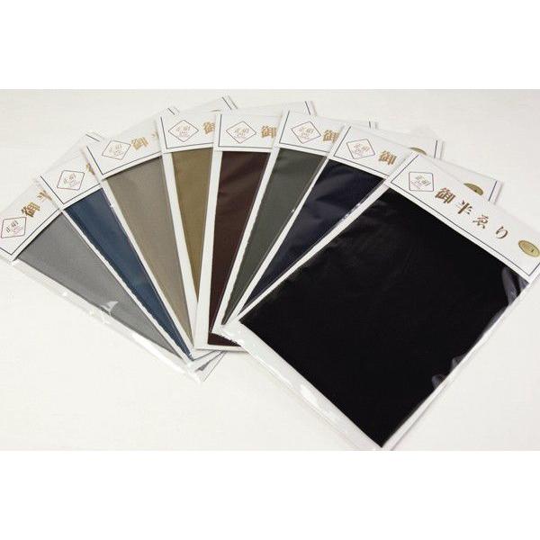 男着物　正絹半衿8色　ちりめん絹100％　紳士着付小物 男物正絹の半衿、変り色を含めて8色をご用意しました。正絹ならではの、微妙な色使い普段のお着物をお洒落に、またイメージチェンジに。1-黒色(お祭りなどに)4-濃い鉄紺5-青鈍(あおにび)...