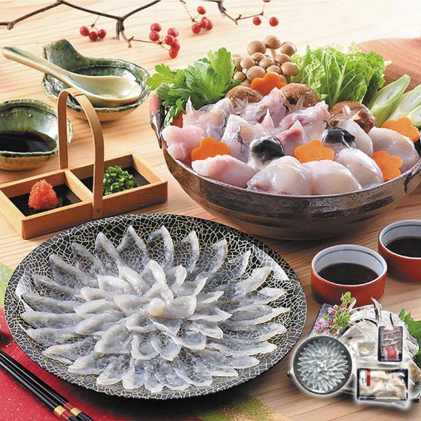 とらふぐの刺身と、とらふぐちりのセットです。とらふぐ本来の味と贅沢な味わいをお楽しみください。箱サイズ(cm)：28.4×28.4×13.3cm現品・内容・サイズ・材質：とらふぐ刺身65g、とらふぐ皮40g、とらふぐちり250g、ポン酢15...