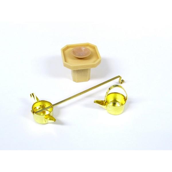 【商品情報】雛人形の官女の持ち物単品販売です。柳サイズの持ち物になります。銚子、三方、長柄銚子の三点セットになります。並の道具になりますので三方などは樹脂製品になります。サイズは画像を確認してください。返品交換は対応していませんので良く確認...