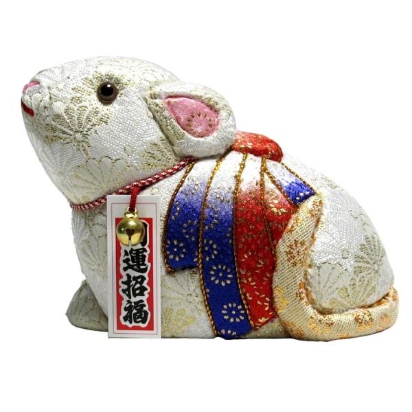 「ねずみ」の木目込材料の販売です。※完成品ではありません。【桐塑】のボディに布地をセットした手芸キットです。型紙も付いていますので、上級者はもちろん初心者の方にもオススメです。ボディサイズ(約)：幅12cm×奥6.1cm×高8.5cm生地：...