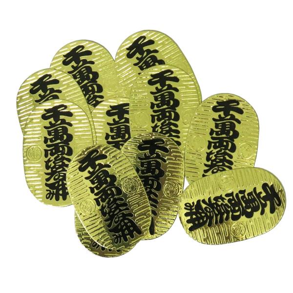 ☆★☆紙小判☆★☆熊手、リース、しめ縄、羽子板などの和飾りを豪華に演出する小判です。サイズ：（約）幅5.2cm×高さ7.8cm入り数：30枚※画像と若干違う場合がありますのでご了承下さい。※PCによって画像の明るさなどが違う為、実際のお色が...