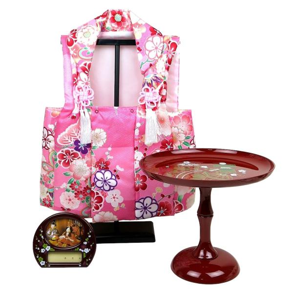 かわいらしく、春を思い浮かべる華やかな被布お被布を着ない時は専用の飾り台に掛けてお雛さまと一緒に飾って下さい。初節句から毎年写真を撮ることで大切なお子様の健やかな成長を見守るアイテムとしてご利用下さい。初節句や出産祝いなどプレゼントとしても...