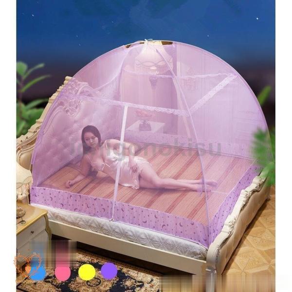 【ワンタッチ式蚊帳 】テントのようにパッと広がるワンタッチ式なので設置もらくらく簡単です。目の細かいネットで小さな蚊も通しません。耳元で聞こえる羽音に気を立てることなく、朝までぐっすり安心して眠れます 。簡単に組み立て可能：(1)自然的に展...