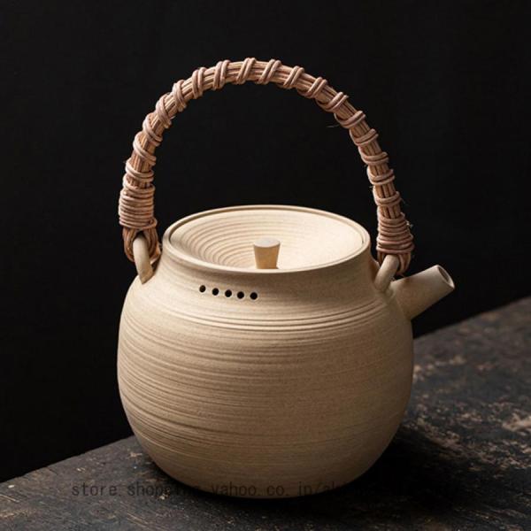 【容量*モデル】800ml~950ml（陶器ケトルだけを売っています。）【素材】陶1.暮らしをやさしく彩る、陶のやかん毎日のお湯を沸かす時間。日常のなんてことのないひと時をお気に入りのやかんと共に過ごしてみたら。湯気が立つ音も、手に伝わるお...