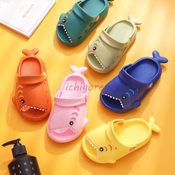 スリッパ 子供 バススリッパ 滑り止め サメモチーフ 男の子 夏スリッパ 女の子 ビーサン キッズスリッパ おしゃれ ルームシューズ 夏 ジュニアキッズ用のバススリッパが新入荷柔軟性に優れた防水EVA素材を使い、滑り止め加工が施された靴底で...