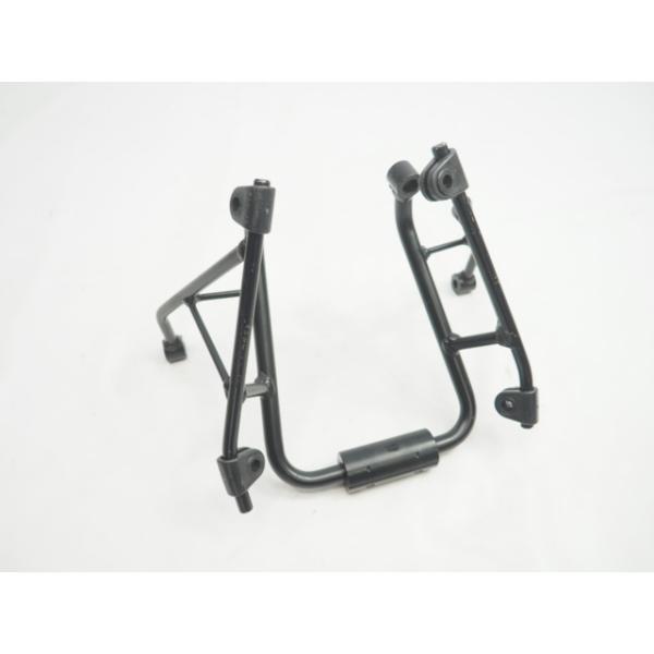 "取り外しのモデルは分かりませんが、スクリーンのステーだったかと思います真ん中のクランプ部外径φ28.6mmナビのマウントにも使える?樹脂のパーツにCHIA LIとあり形状やサイズ参考に車種わかる方、または流用に使える方は是非取り付け部内幅...