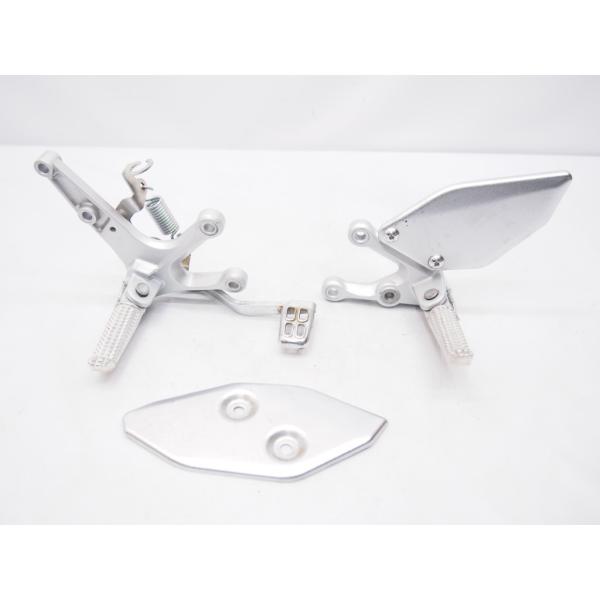 "ベースにオススメ！部品どり車からの取り外しです。　RH13J-006×××です。画像のようにペダルに傷がありますが大きな曲がりや割れの無い物です。このようなパーツを上手にご活用いただける方にどうぞ。"