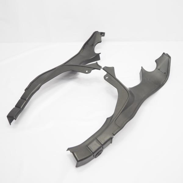 "フロント破損車の補修ベースにどうぞGPZ1000RX ZX1000A 純正インナーパネル左右　刻印　14024-1124・14024-1125です。画像のように傷があります。しかし割れや亀裂はありません。車両への組み付けは現状にて可能。傷...