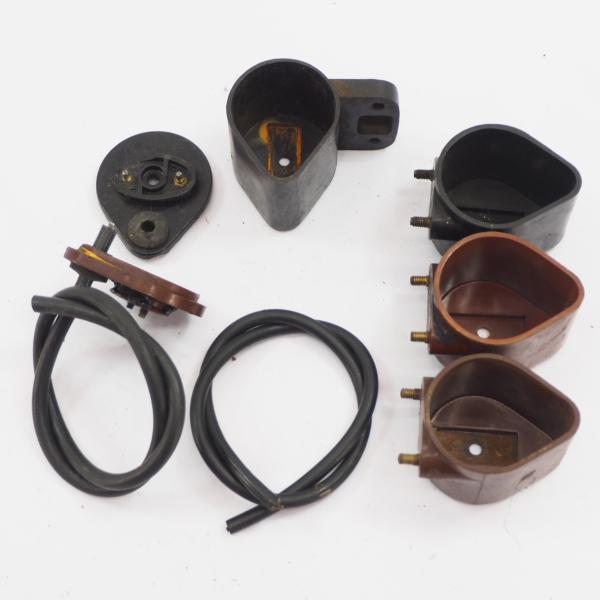 vespa用として入庫のイグニッションコイルケース等です。150 VL1-3T/&amp;#8203;VB1T/&amp;#8203;VGL1T/&amp;#8203;T1/&amp;#8203;T2/&amp;#8203;T3用。と黒が1...