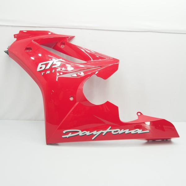 破損車の補修ベースにどうぞ(トライアンフ Daytona675 06-12年モデル)の、純正アンダーカウル左　(刻印　2307520)です。画像のように全体に目立つ傷があります。しかし割れや亀裂はありません。傷を気にしない方のとりあえず用に...