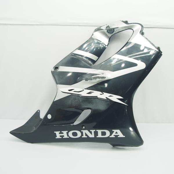 破損車の補修ベースにどうぞ(CBR600F PC35 )の、純正アンダーカウル右 (刻印　64410-MBWA-0000)です。部品どり車からの取り外しです。JH2PC35F26M702×××画像のように全体に目立つ傷、削れがあります。しか...