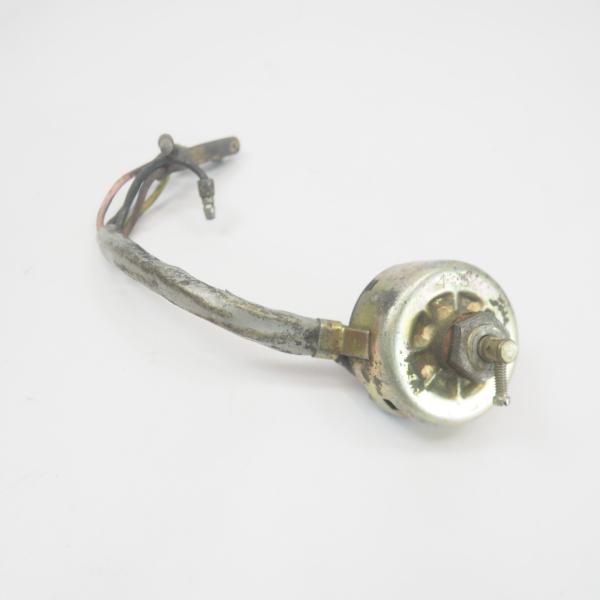 "ツマミ欠品ですが、カチカチ回りますハーネスもきちんと付いていますので、ご確認後レストア用にお使いください"